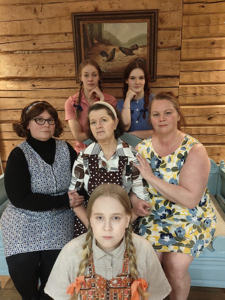 Viisi tytärtäni - KAINASTON KYLÄSIVUT